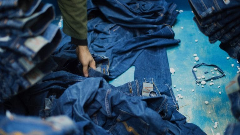 Le denim : quel est l'impact social & environnemental de nos jeans ...